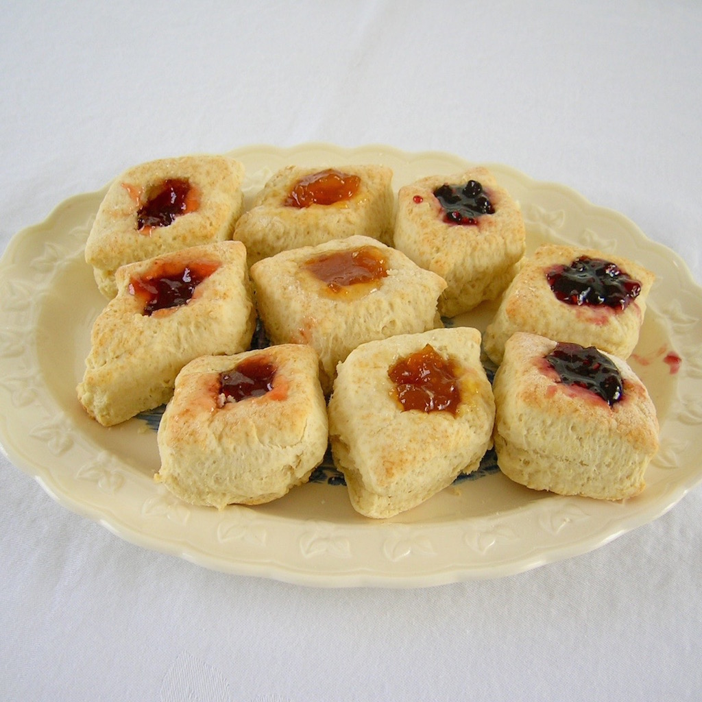 A mouse in my tea – The Emilie Loring Collection